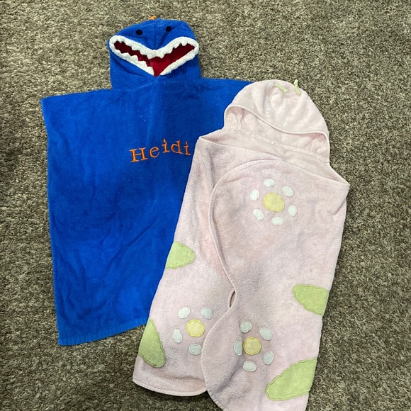 Accessories | Heidi Lot Bundle Of Two Bath Or Beach Hooded Towels W ...
